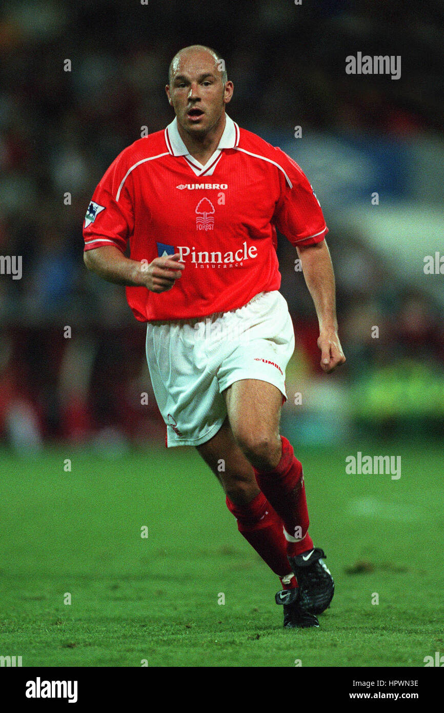 STEVE STONE NOTTINGHAM FOREST FC 09 September 1998 Stock Photo - Alamy