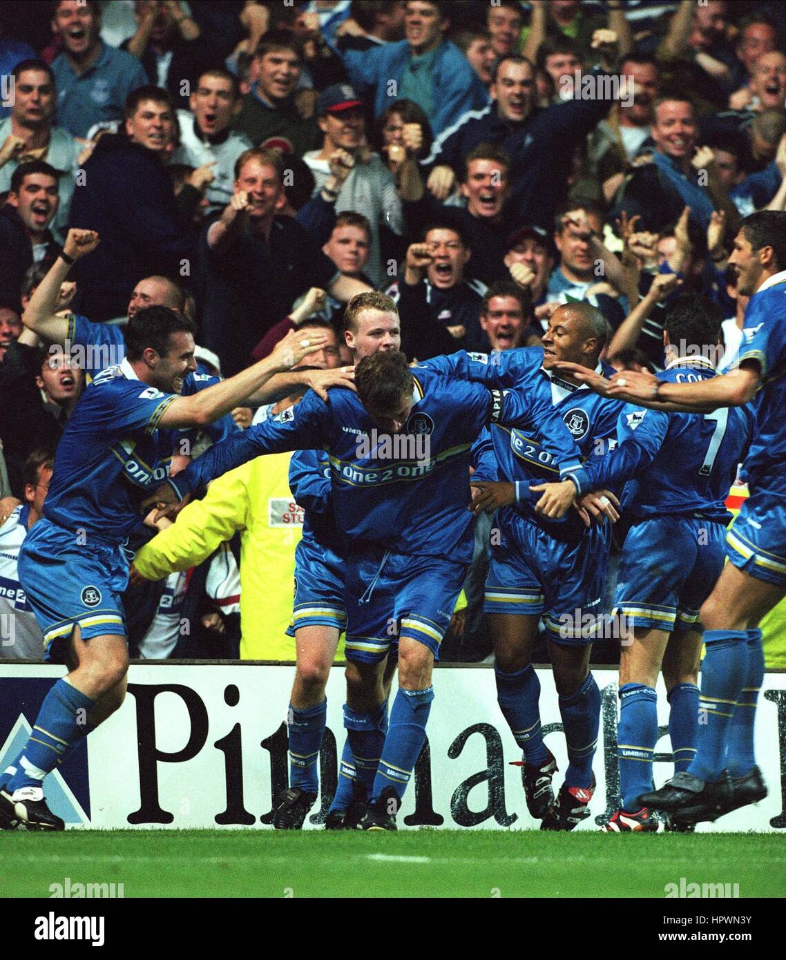 DUNCAN FERGUSON EVERTON FC 09 September 1998 Stock Photo - Alamy