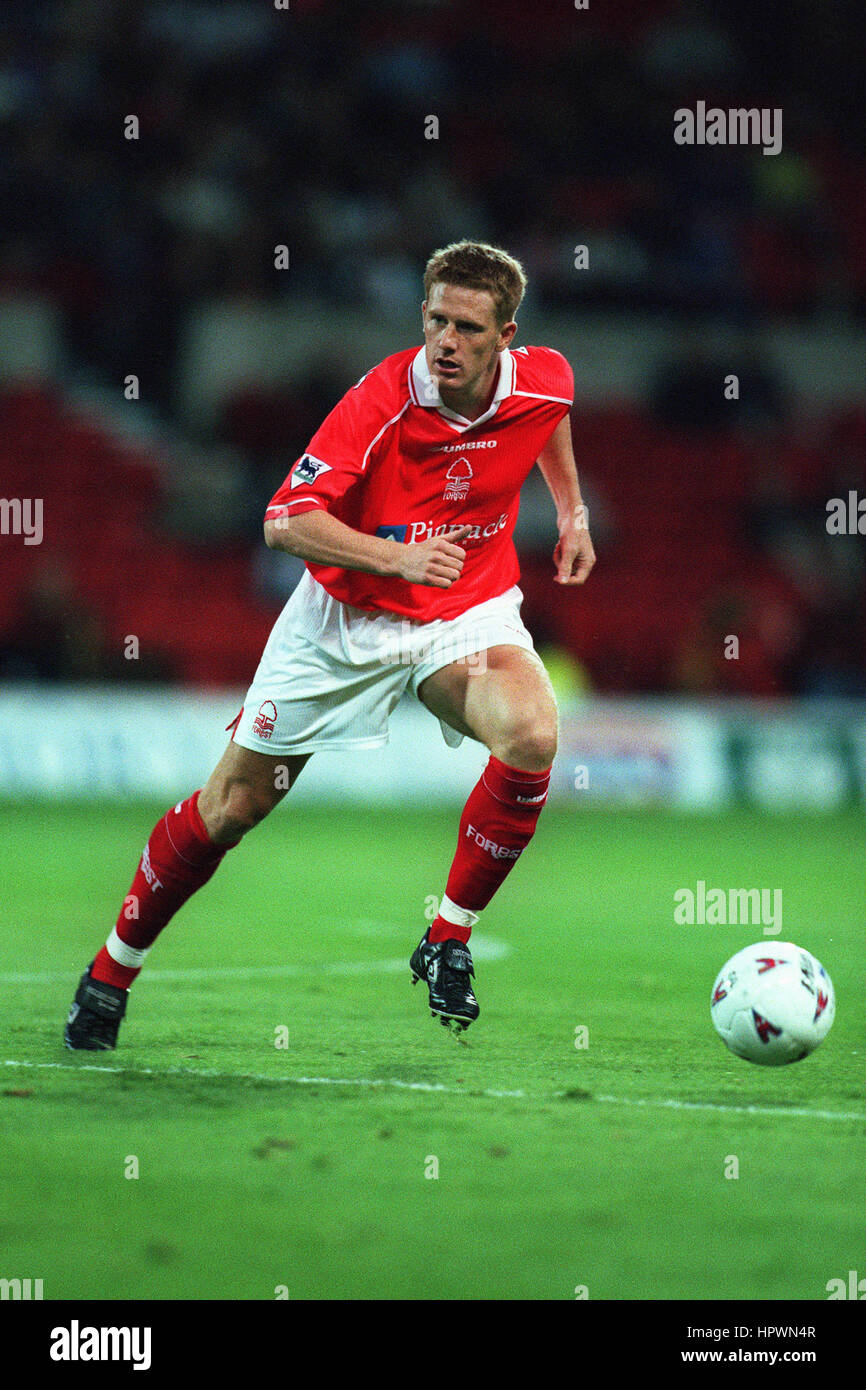CRAIG ARMSTRONG NOTTINGHAM FOREST FC 09 September 1998 Stock Photo - Alamy