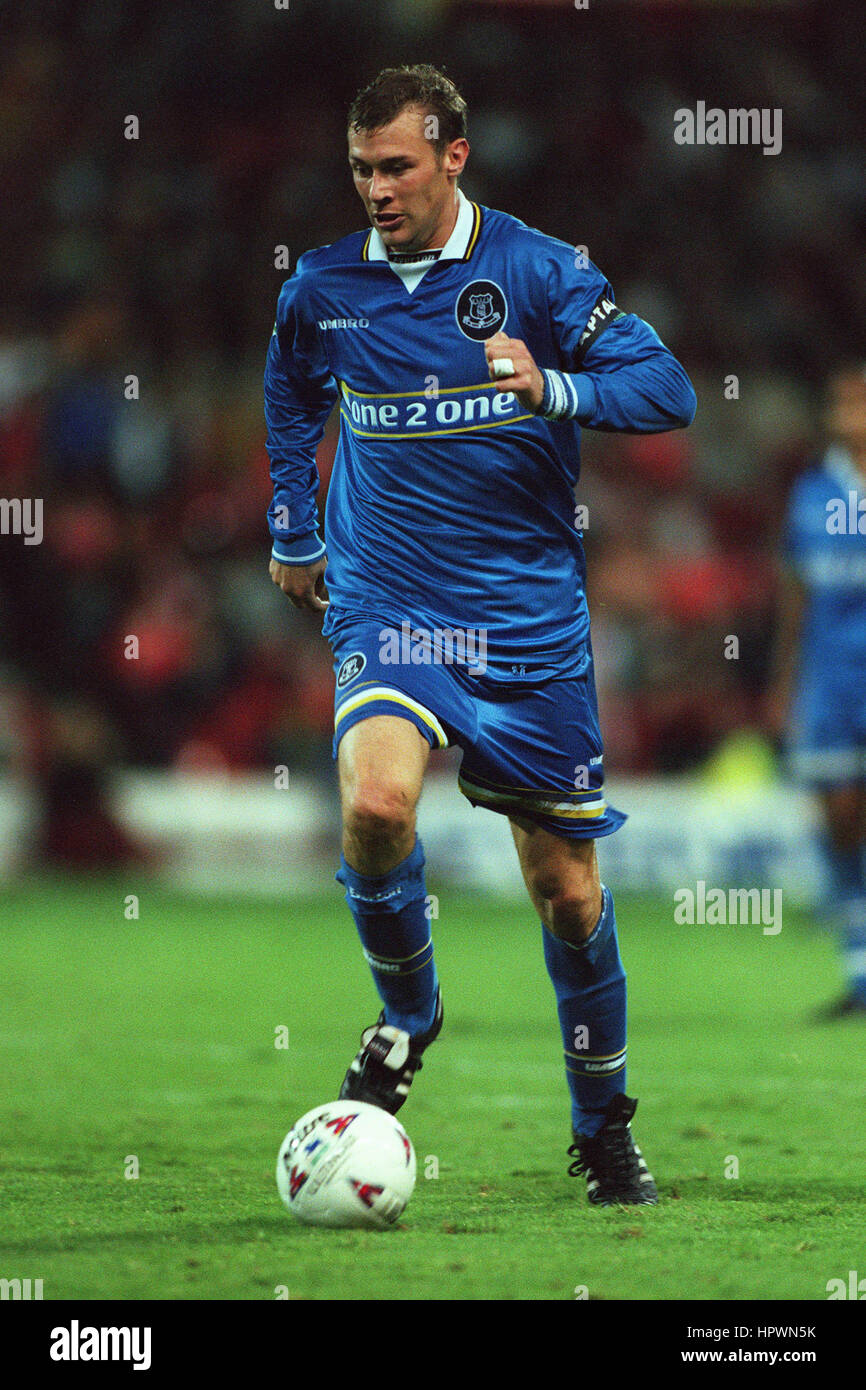 DUNCAN FERGUSON EVERTON FC 09 September 1998 Stock Photo - Alamy