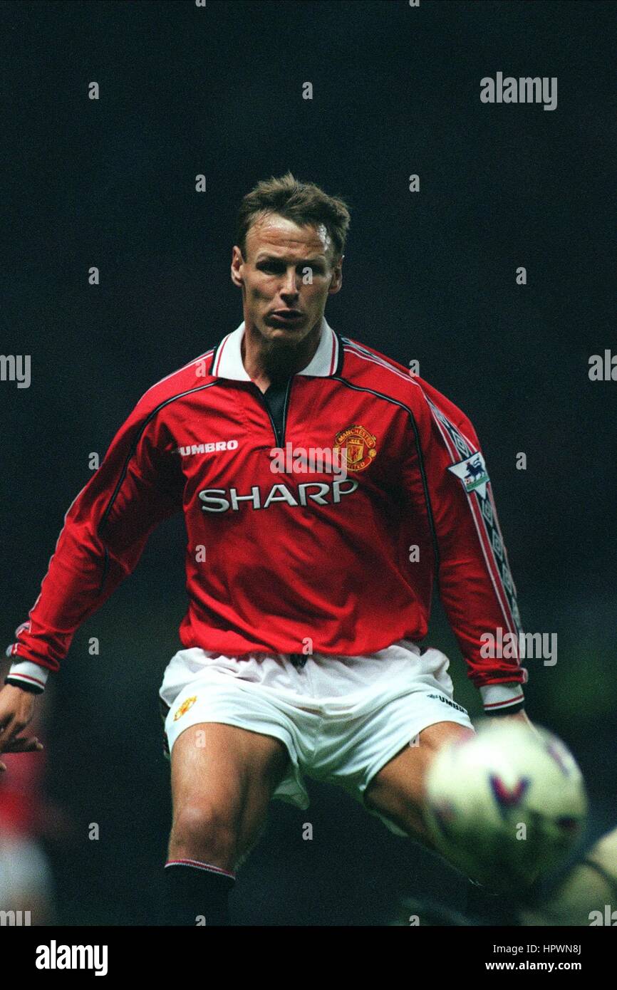 TEDDY SHERINGHAM MANCHESTER UNITED FC 10 September 1998 Stock Photo - Alamy