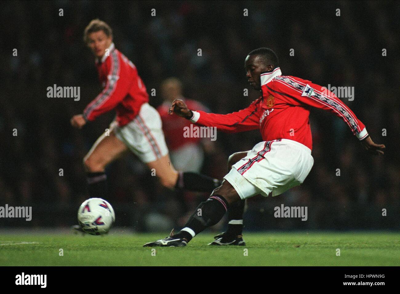 DWIGHT YORKE MANCHESTER UNITED FC 10 September 1998 Stock Photo - Alamy