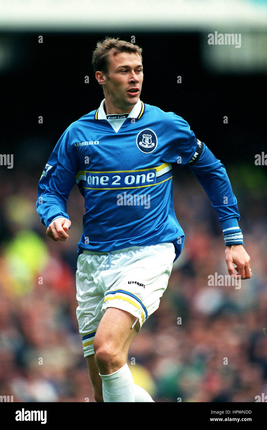 Duncan ferguson 1998 hi-res stock photography and images - Alamy Duncan ferguson 1998 hi-res stock photography and images - Alamy