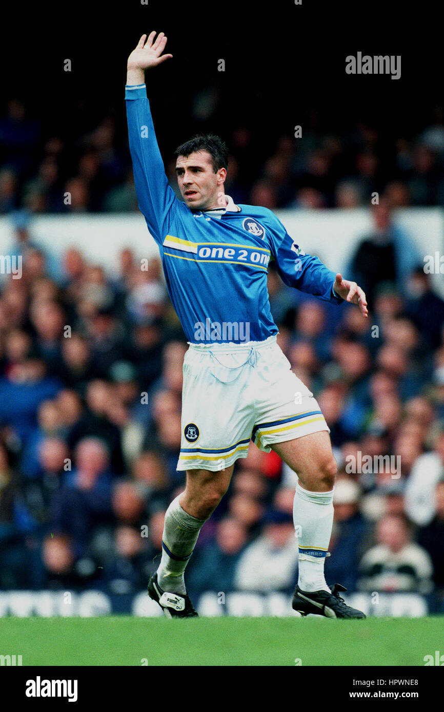DAVID UNSWORTH EVERTON FC 12 September 1998 Stock Photo - Alamy