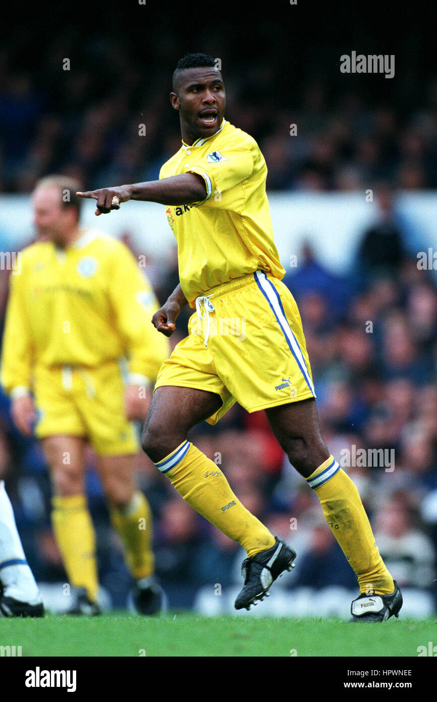 LUCAS RADEBE LEEDS UNITED FC 12 September 1998 Stock Photo - Alamy