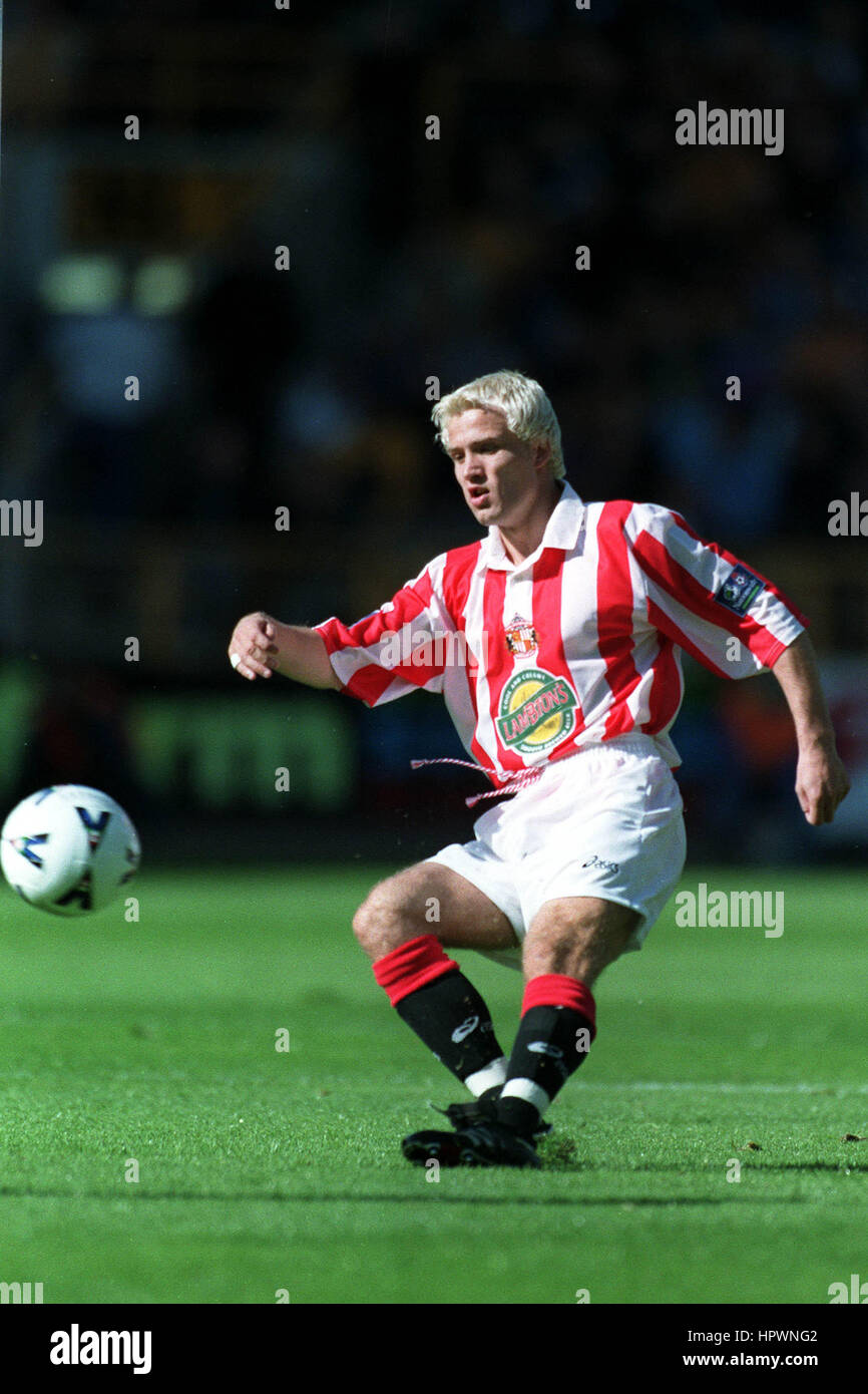 MICHAEL GRAY SUNDERLAND FC 13 September 1998 Stock Photo - Alamy