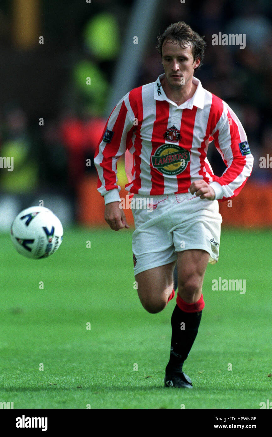 NICKY SUMMERBEE SUNDERLAND FC 13 September 1998 Stock Photo - Alamy