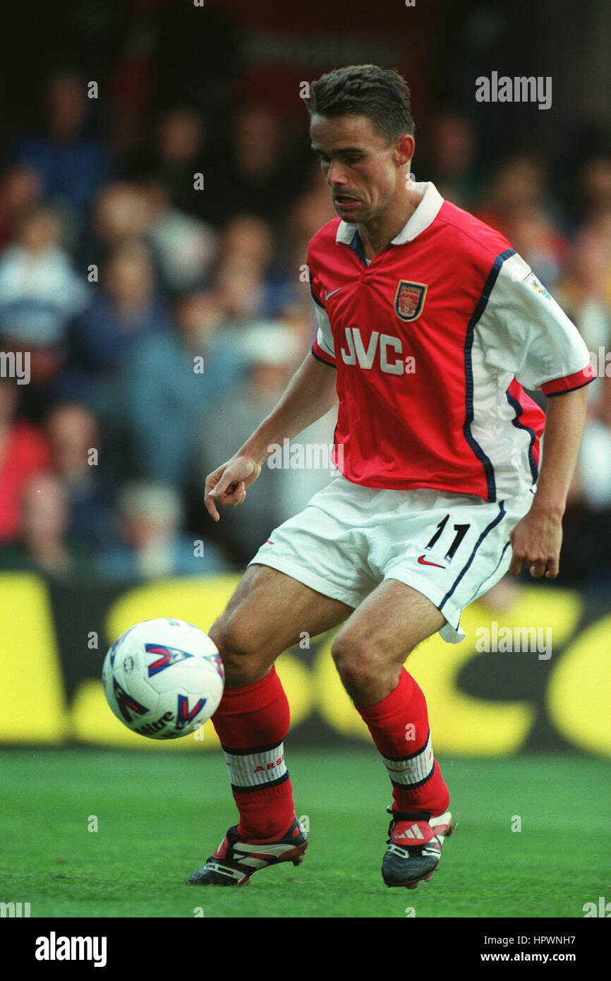 Marc overmars arsenal hi-res stock photography and images - Alamy