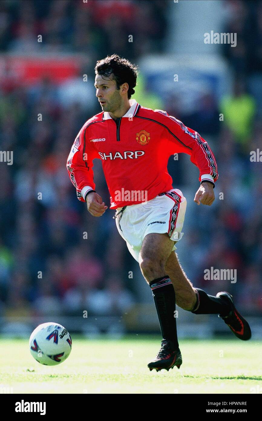 RYAN GIGGS MANCHESTER UNITED FC 14 September 1998 Stock Photo - Alamy
