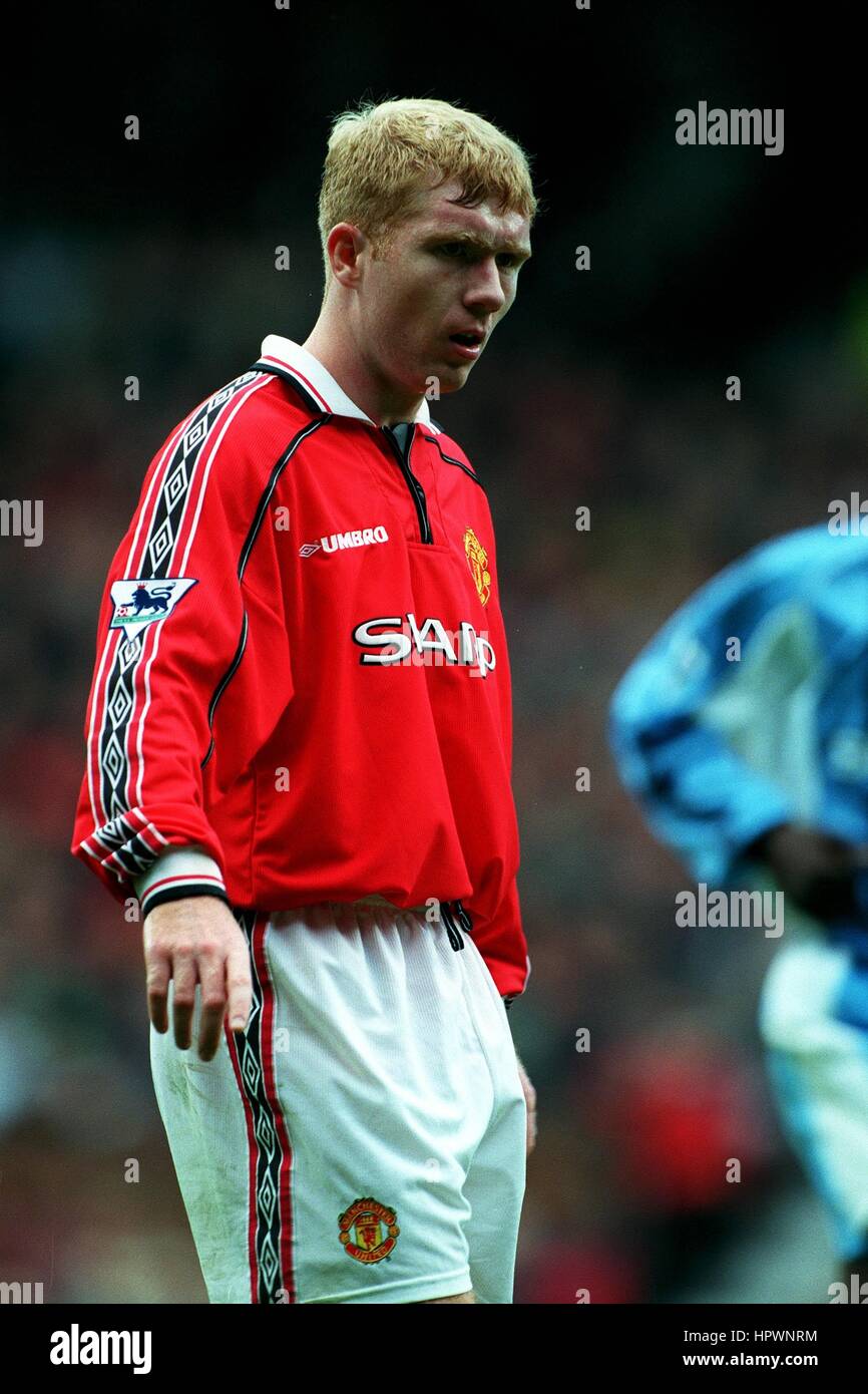 PAUL SCHOLES MANCHESTER UNITED FC 14 September 1998 Stock Photo - Alamy