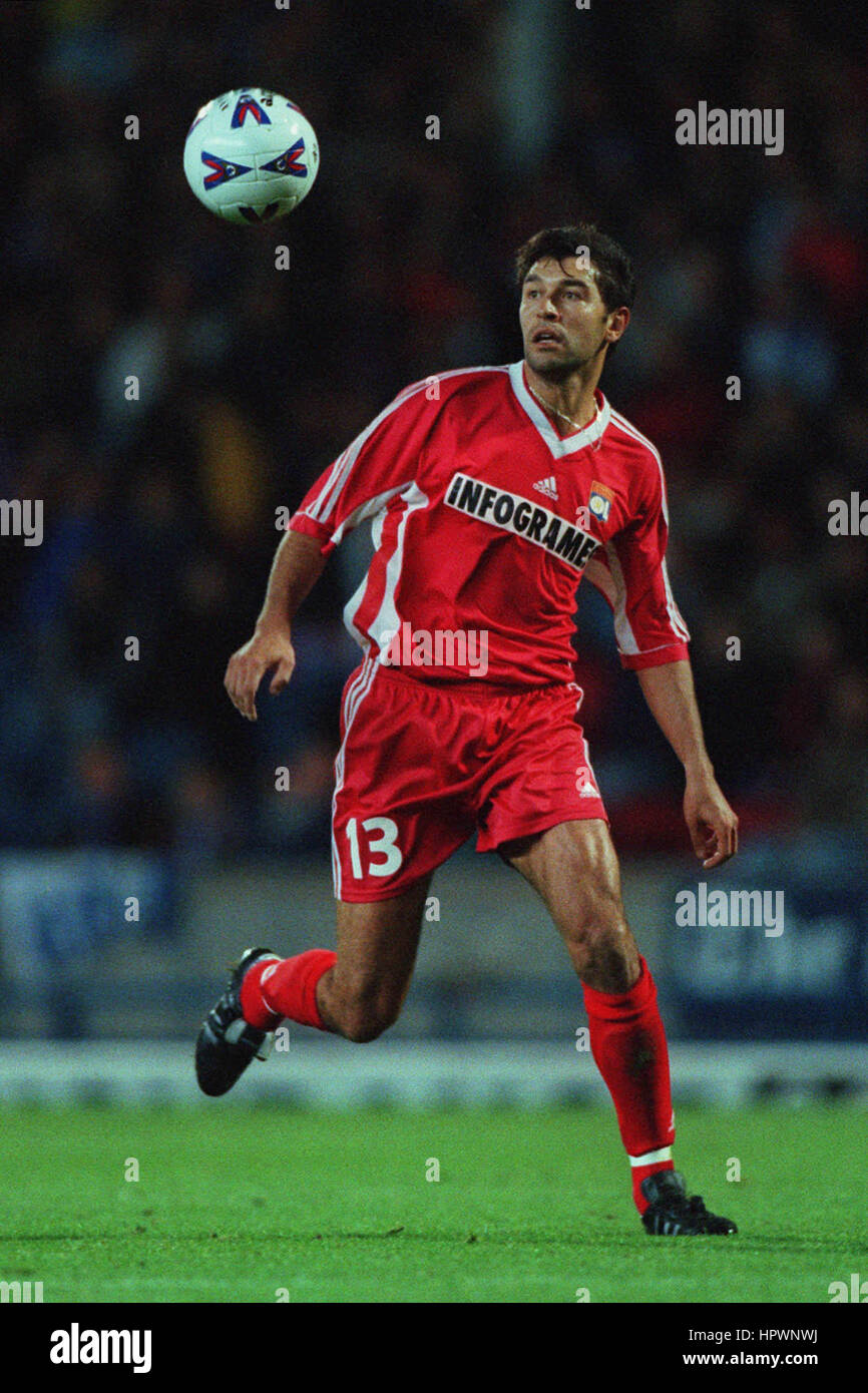 HUBERT FOURNIER OLYMPIQUE LYONNAIS 16 September 1998 Stock Photo - Alamy