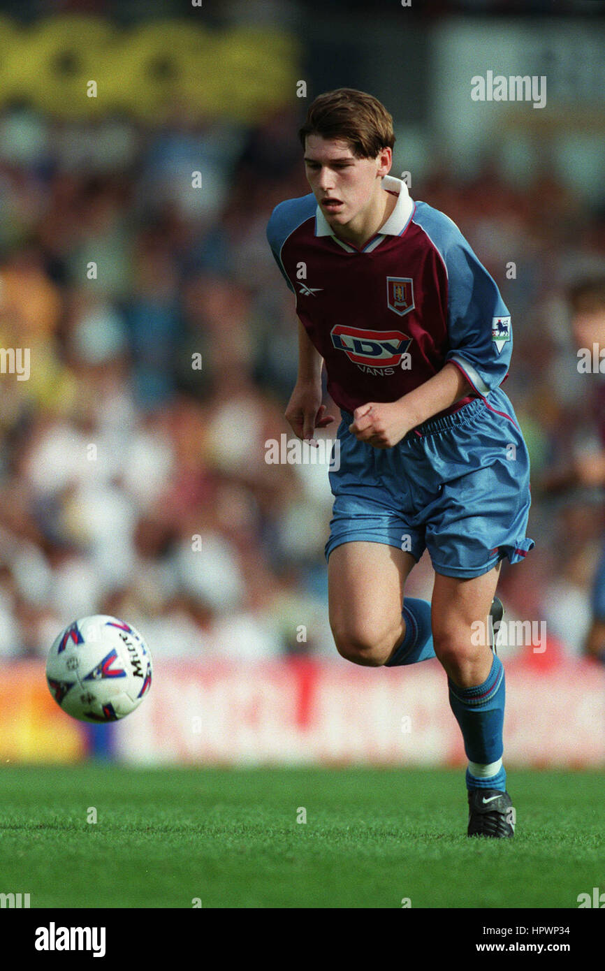 Gareth barry aston villa 1998 hi-res stock photography and images - Alamy