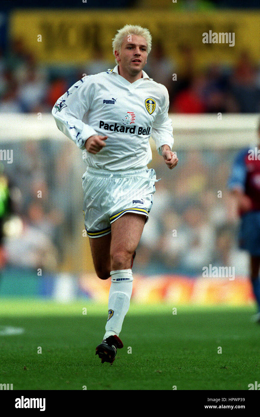 LEE SHARPE LEEDS UNITED FC 19 September 1998 Stock Photo - Alamy