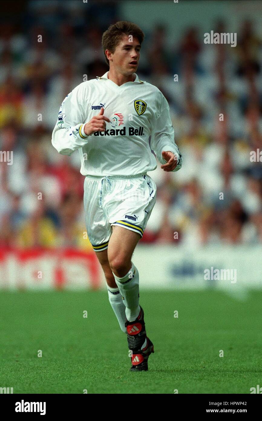 HARRY KEWELL LEEDS UNITED FC 19 September 1998 Stock Photo - Alamy