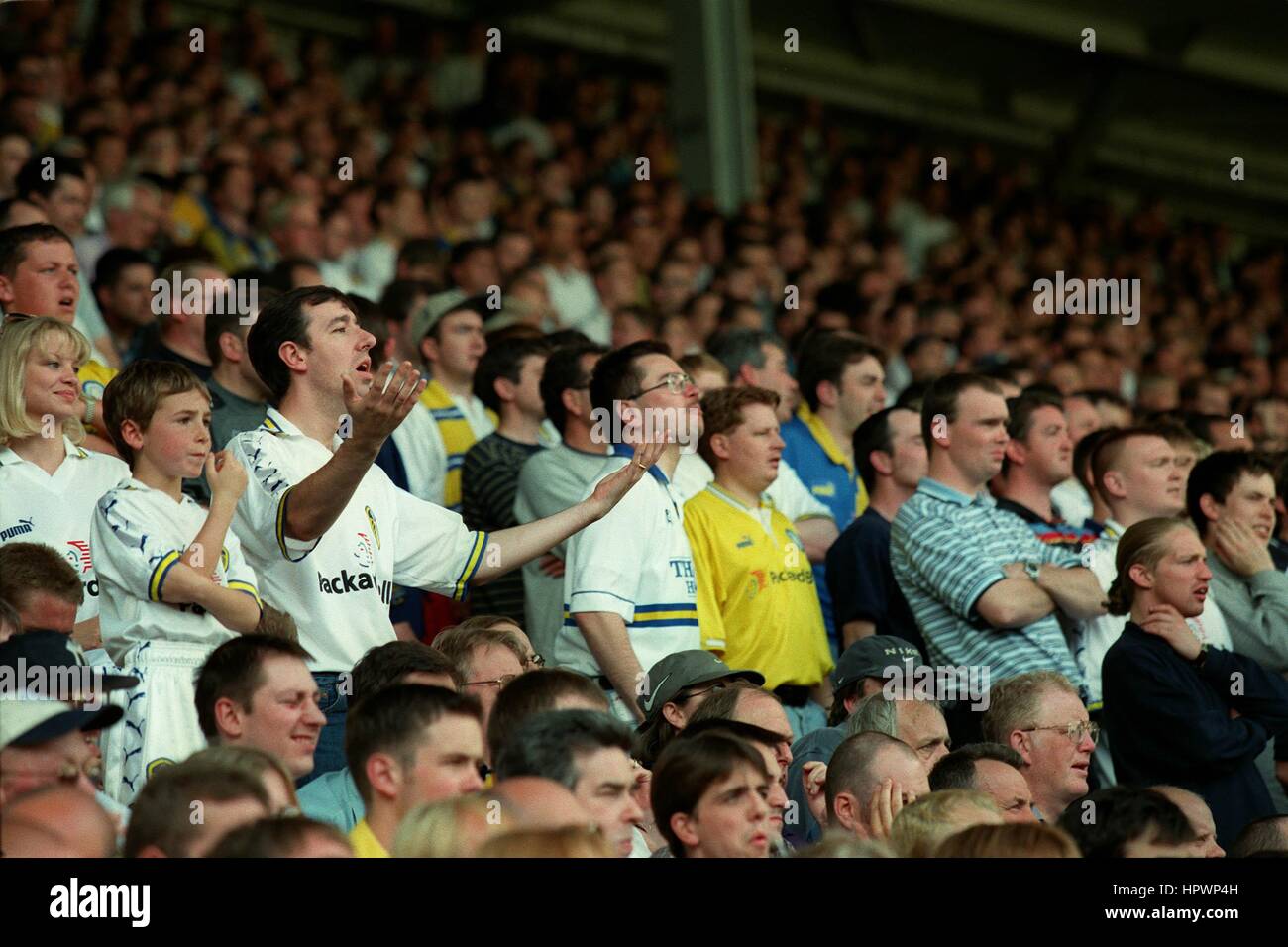 Leeds united crowd hi-res stock photography and images - Alamy