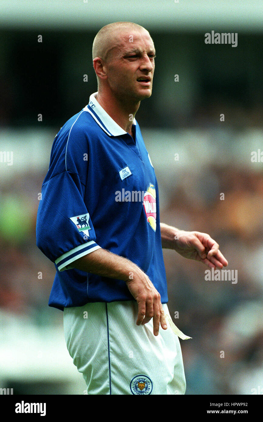 MATT ELLIOTT LEICESTER CITY FC 21 September 1998 Stock Photo - Alamy