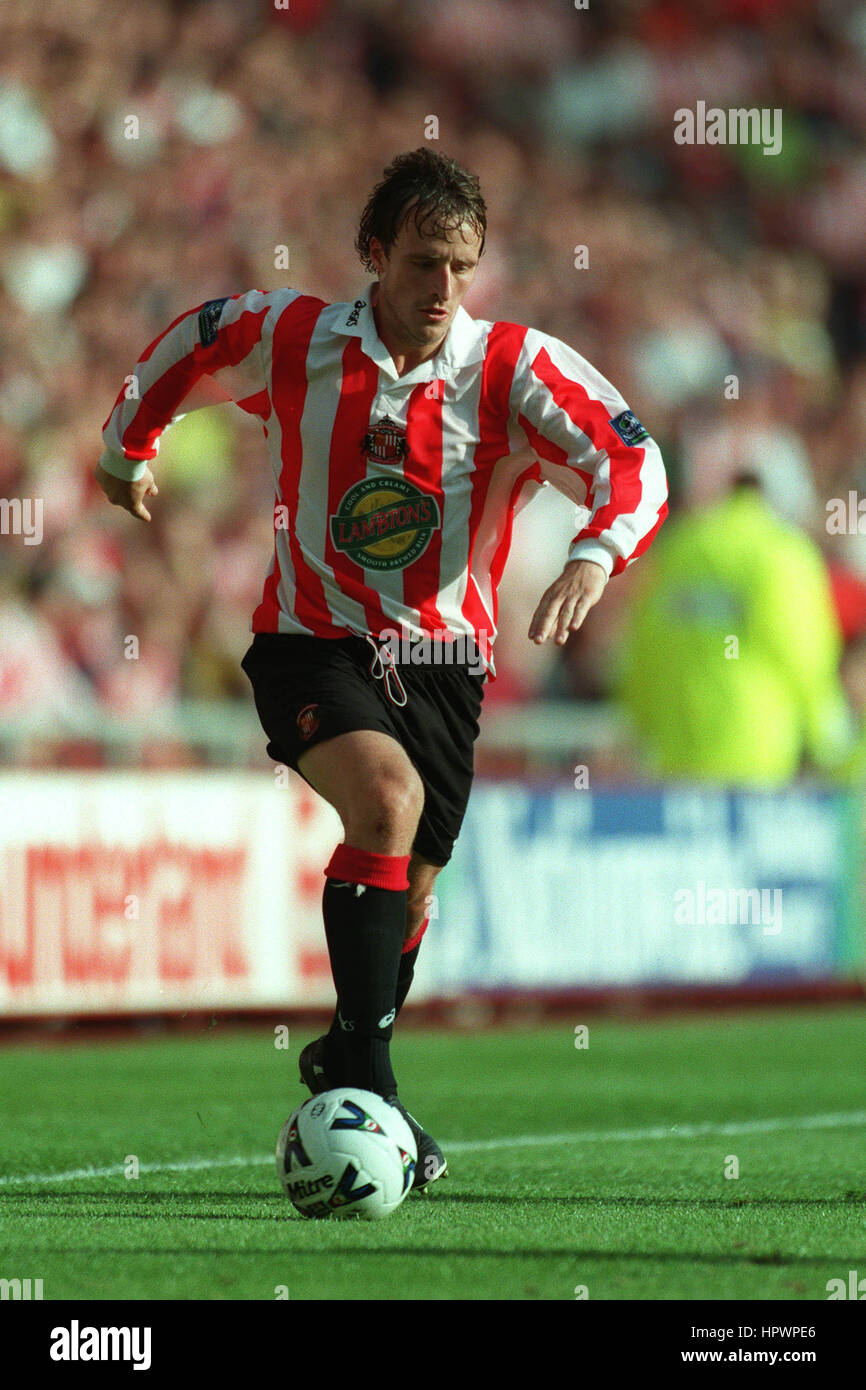 NICKY SUMMERBEE SUNDERLAND FC 21 September 1998 Stock Photo - Alamy