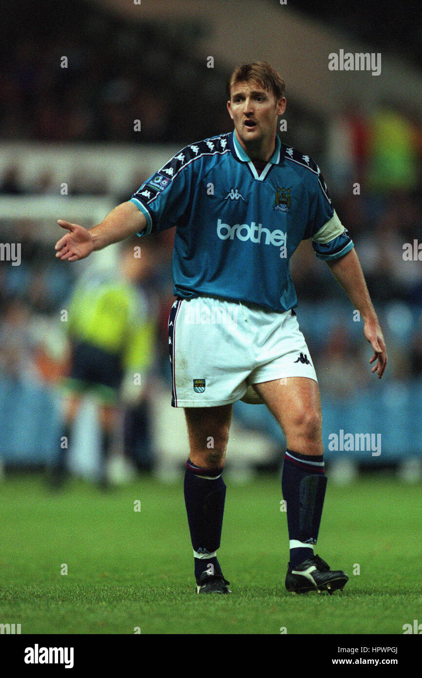 JAMIE POLLOCK MANCHESTER CITY FC 24 September 1998 Stock Photo - Alamy