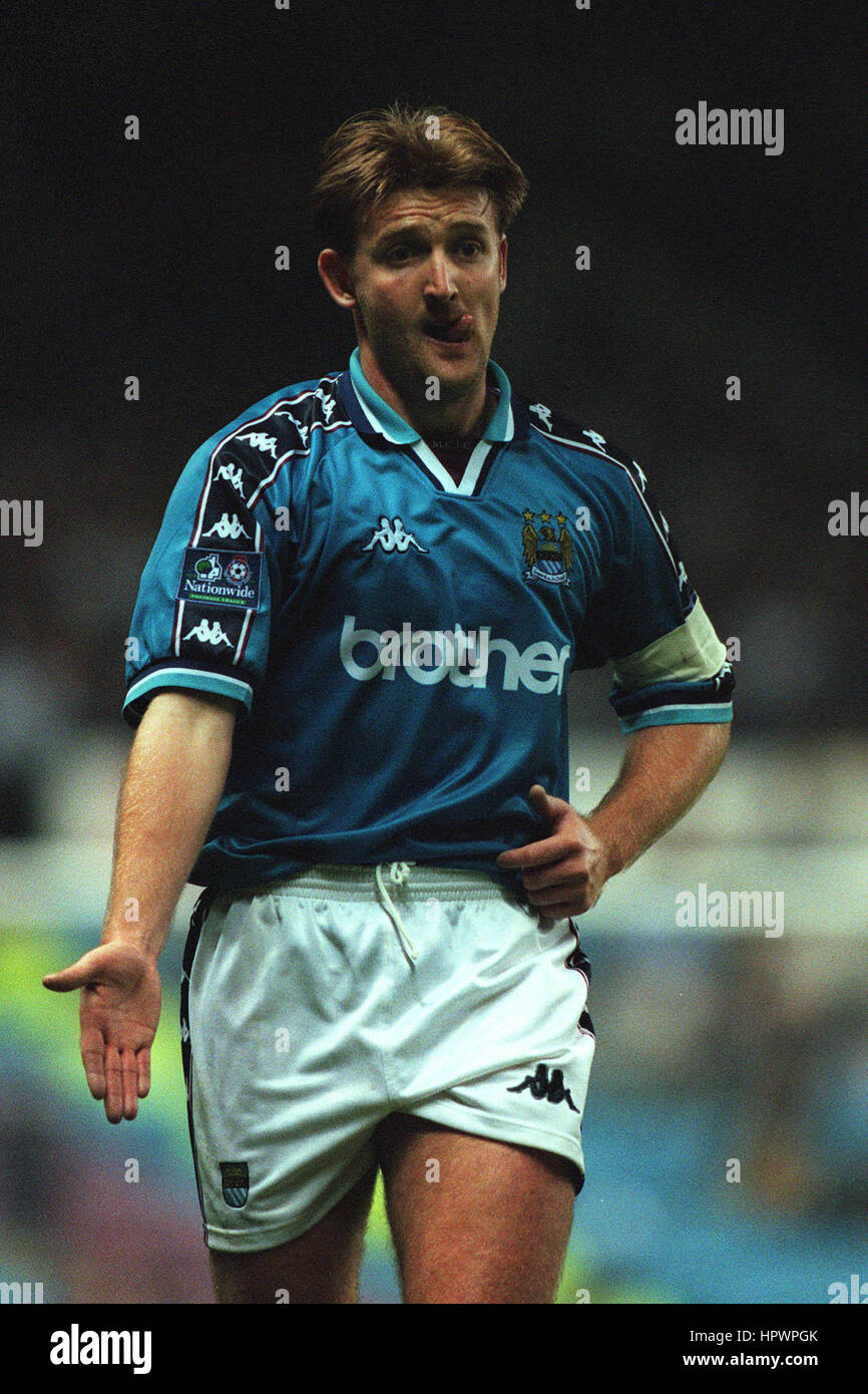 JAMIE POLLOCK MANCHESTER CITY FC 24 September 1998 Stock Photo - Alamy