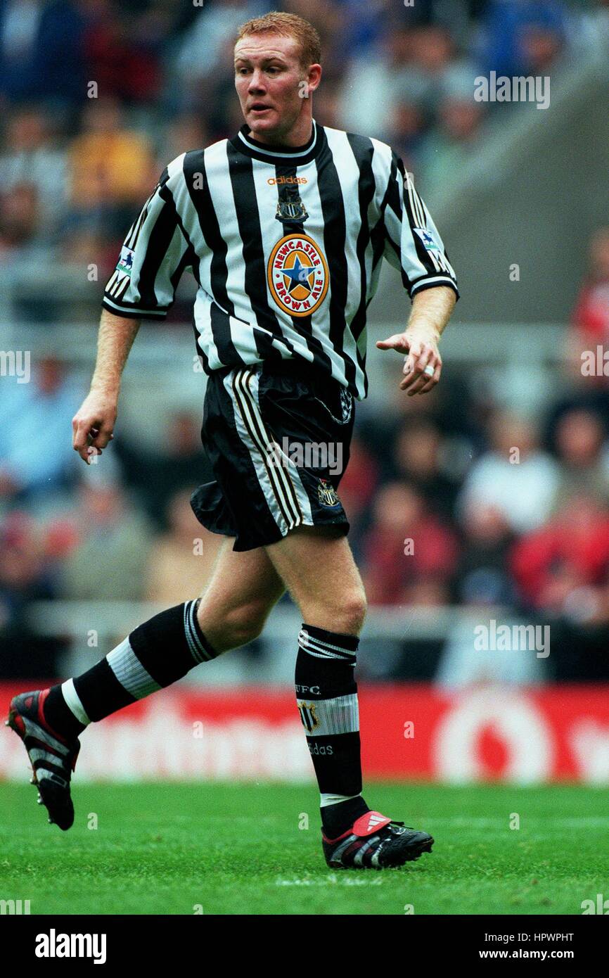 STEVE WATSON NEWCASTLE UNITED FC 26 September 1998 Stock Photo - Alamy