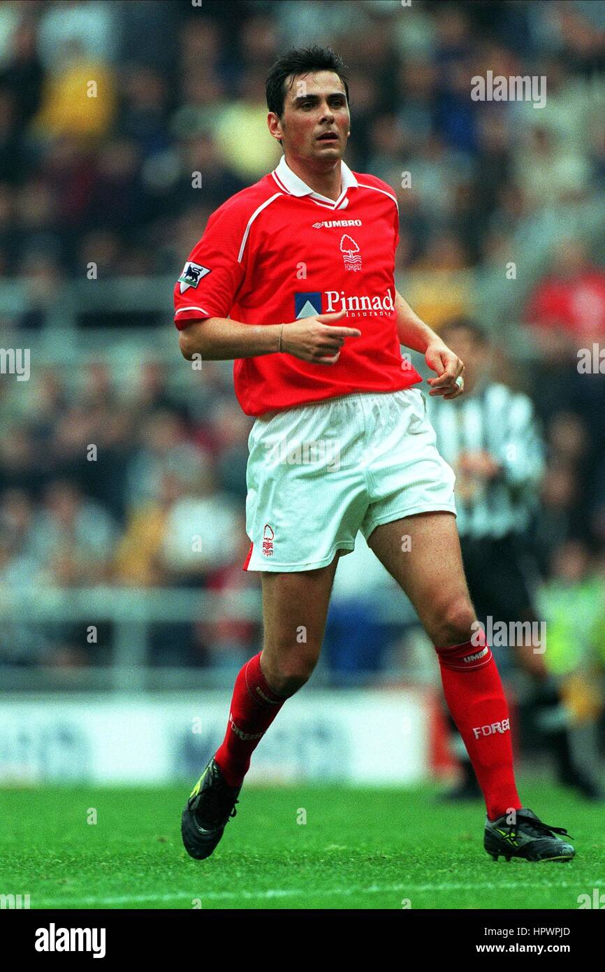 STEVE CHETTLE NOTTINGHAM FOREST FC 26 September 1998 Stock Photo - Alamy