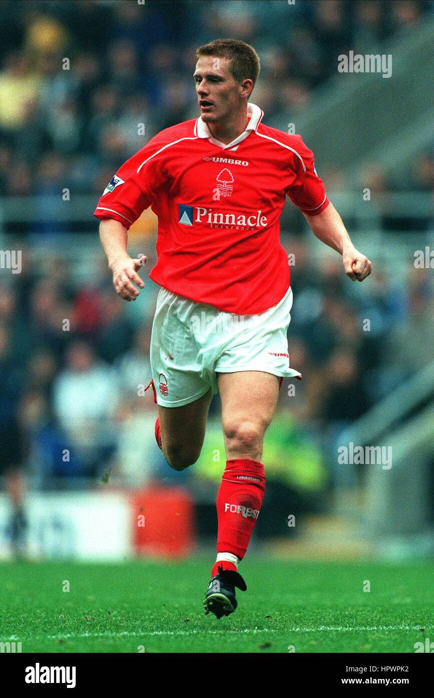 CRAIG ARMSTRONG NOTTINGHAM FOREST FC 26 September 1998 Stock Photo - Alamy