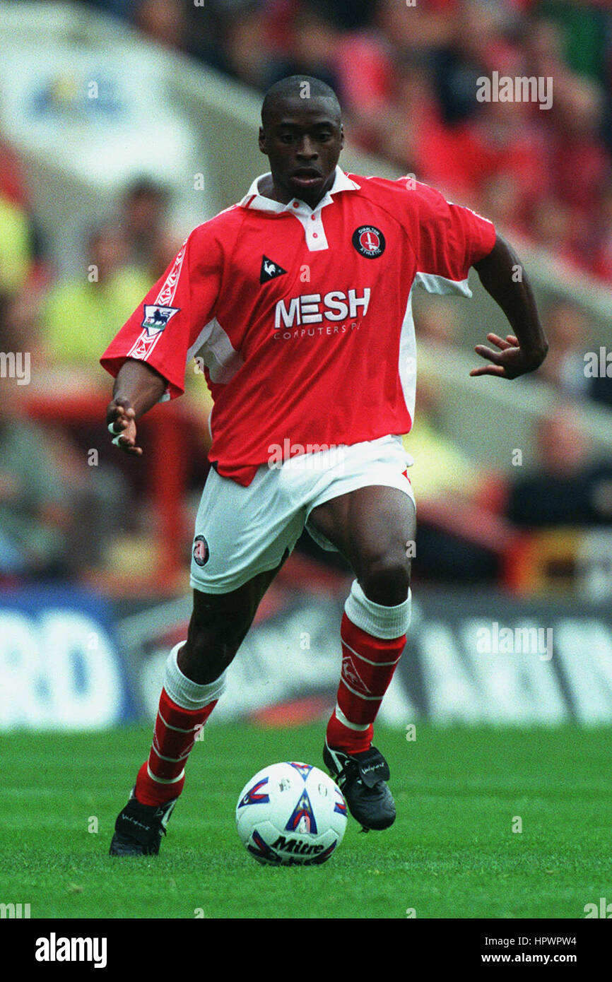 SHAUN NEWTON CHARLTON ATHLETIC FC 27 September 1998 Stock Photo - Alamy