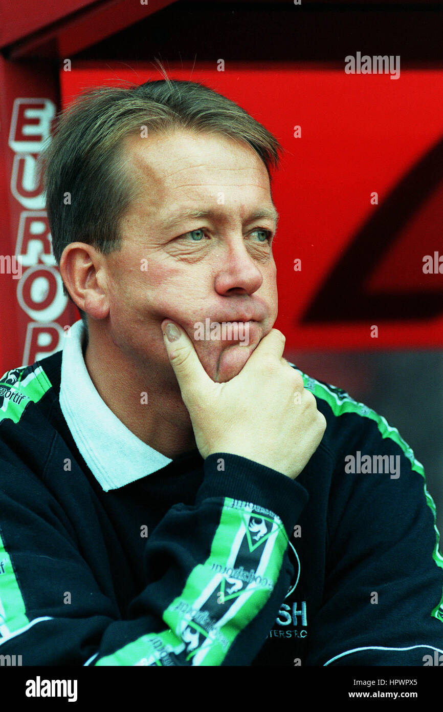 Alan curbishley charlton hi-res stock photography and images - Alamy