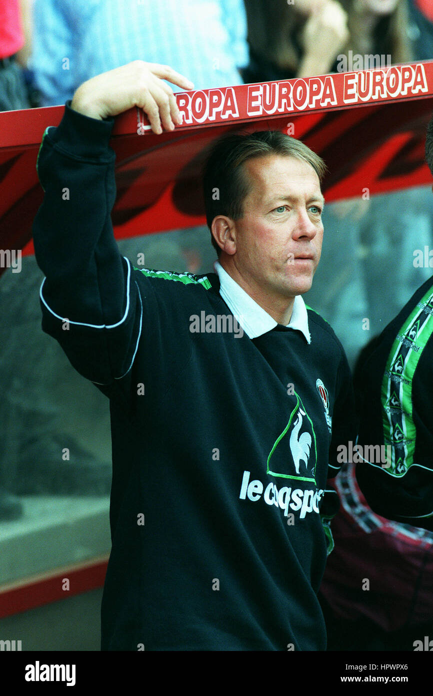 Alan curbishley charlton hi-res stock photography and images - Alamy