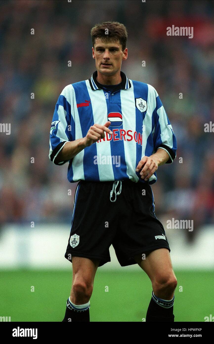 WIM JONK SHEFFIELD WEDNESDAY FC 26 September 1998 Stock Photo - Alamy
