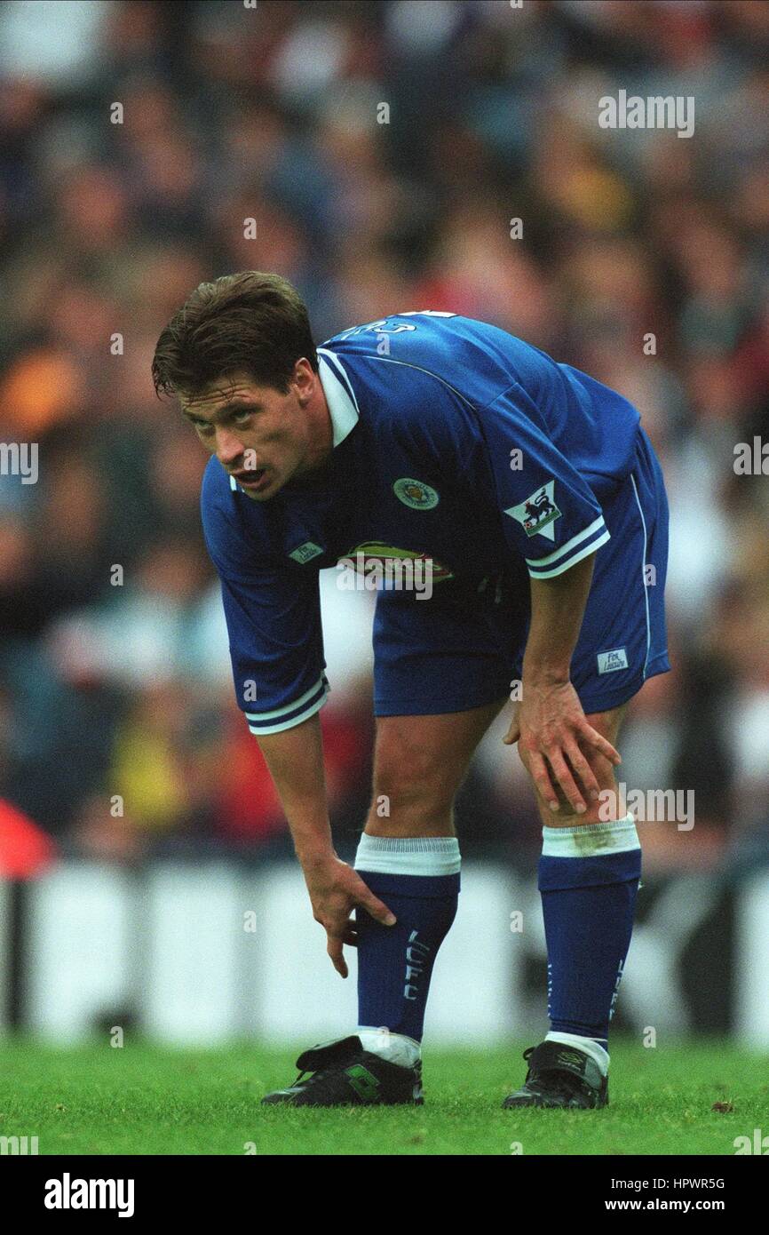 TONY COTTEE LEICESTER CITY FC 03 October 1998 Stock Photo - Alamy