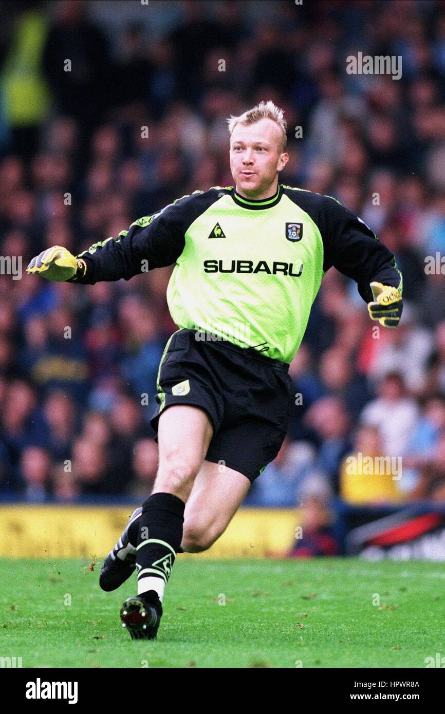 MAGNUS HEDMAN COVENTRY CITY FC 03 October 1998 Stock Photo - Alamy