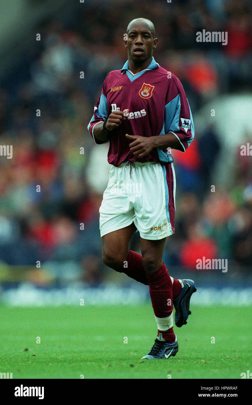 IAN WRIGHT WEST HAM UNITED FC 03 October 1998 Stock Photo - Alamy