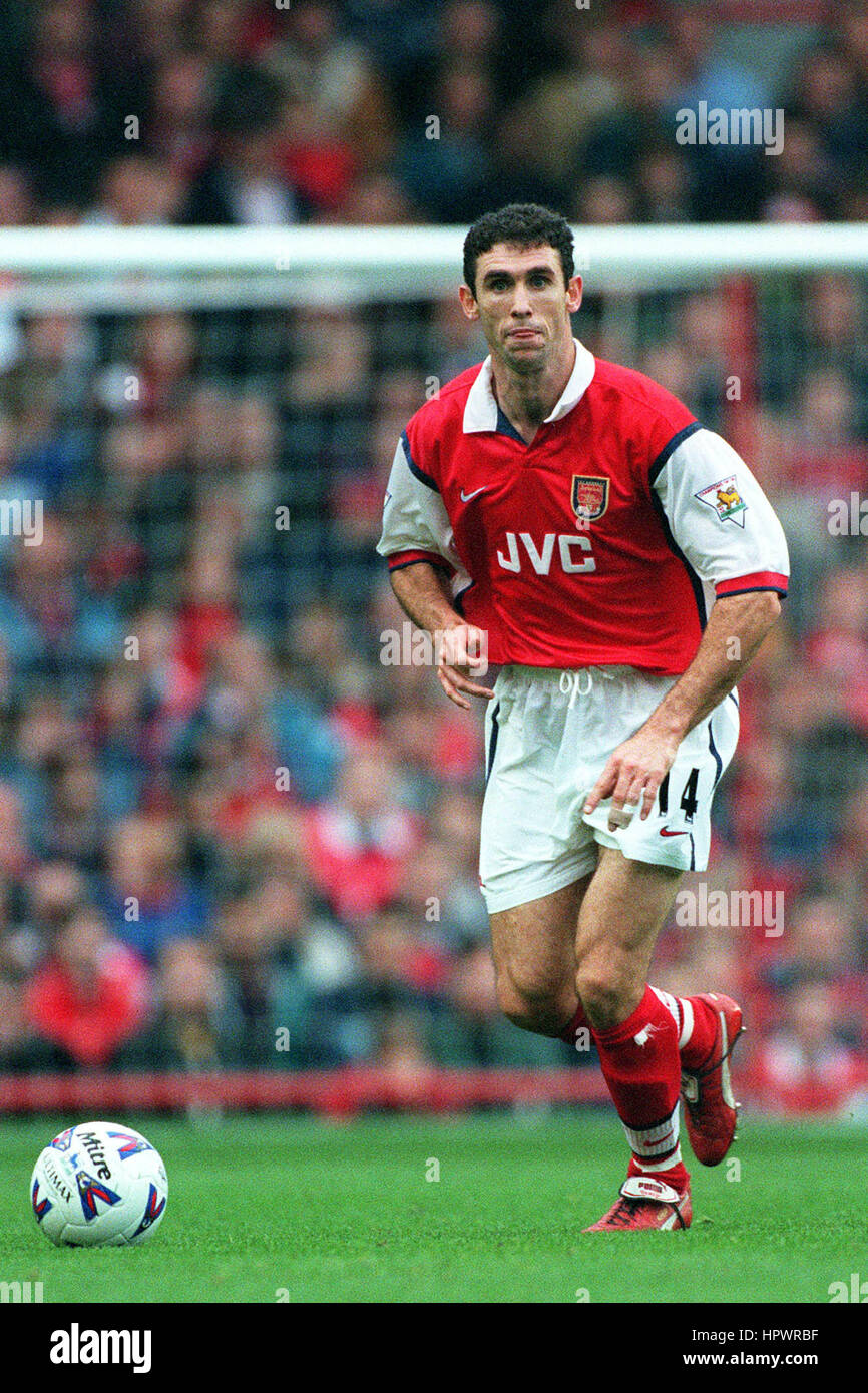 Martin keown arsenal hi-res stock photography and images - Alamy