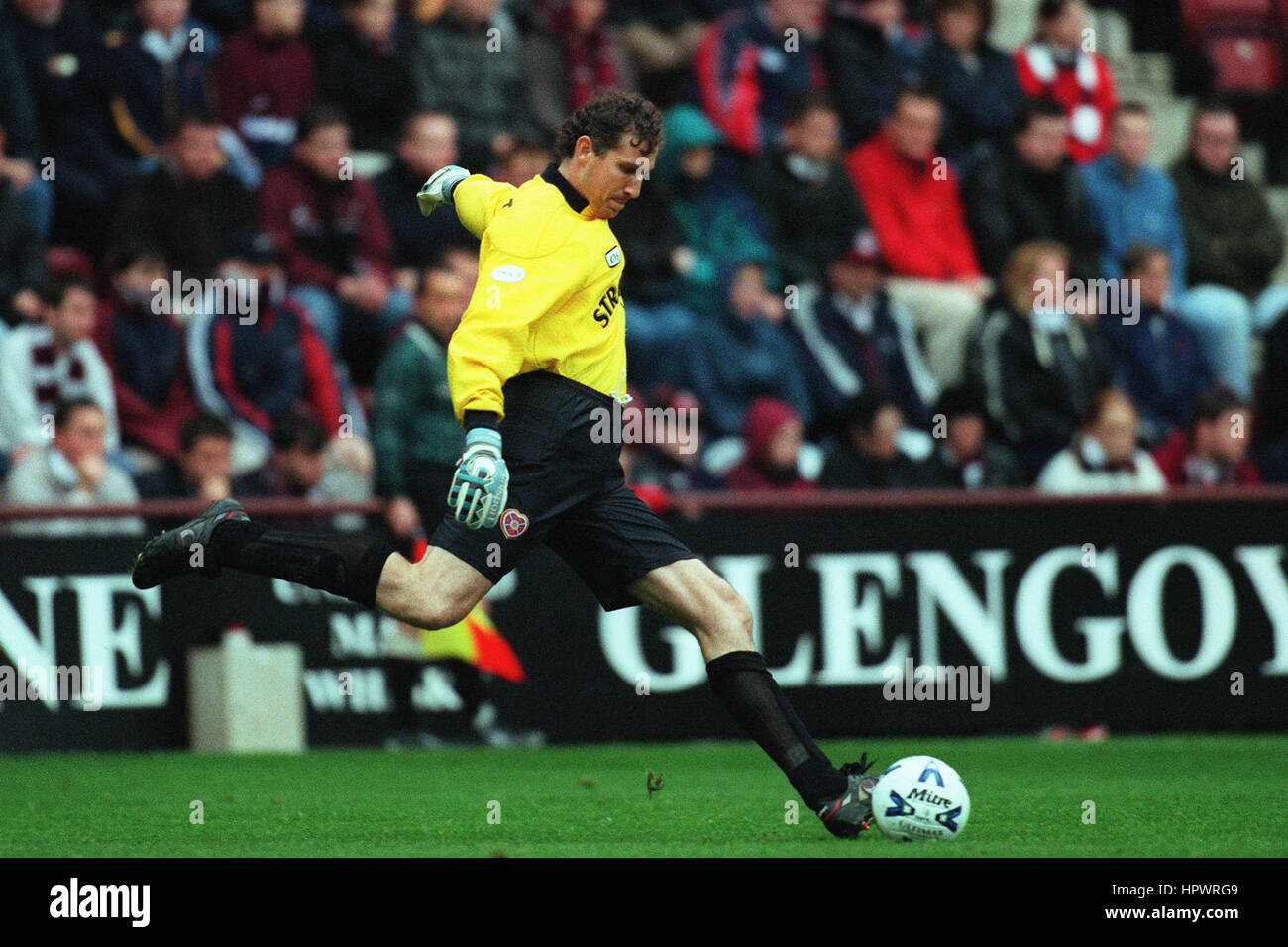 GILLES ROUSSET HEART OF MIDLOTHIAN FC 05 October 1998 Stock Photo - Alamy