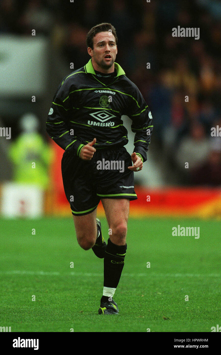 PAUL LAMBERT GLASGOW CELTIC FC 05 October 1998 Stock Photo - Alamy