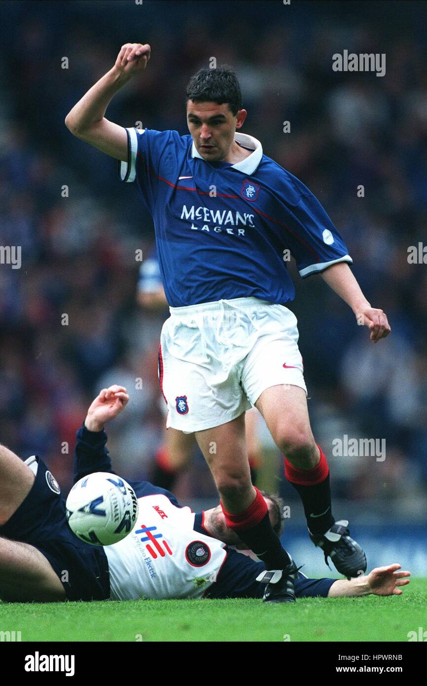 CHARLIE MILLER GLASGOW RANGERS FC 06 October 1998 Stock Photo - Alamy
