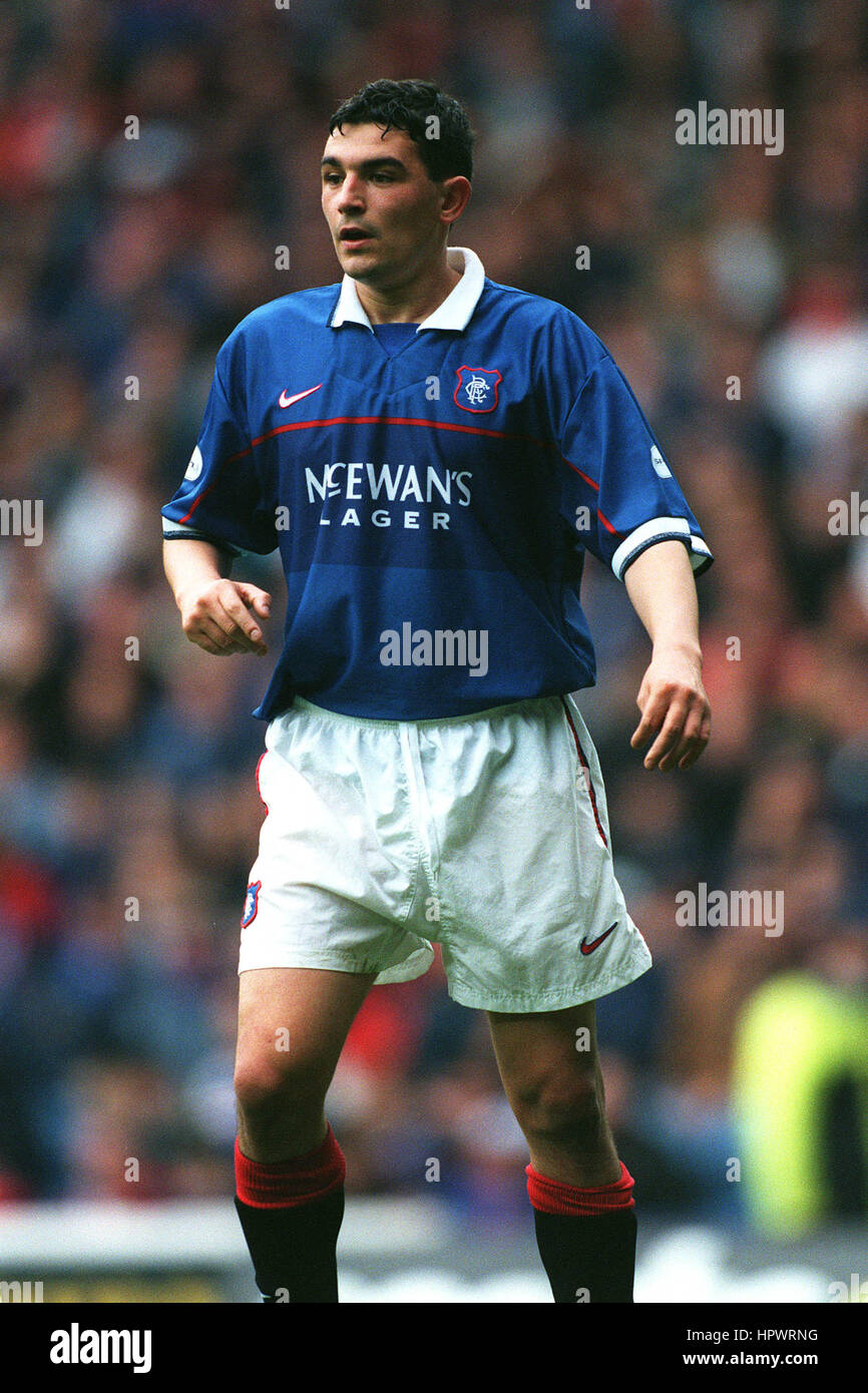 CHARLIE MILLER GLASGOW RANGERS FC 06 October 1998 Stock Photo - Alamy