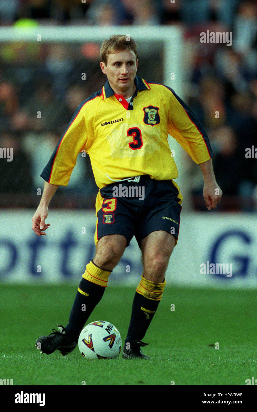 TOMMY BOYD SCOTLAND & GLASGOW CELTIC FC 10 October 1998 Stock Photo - Alamy