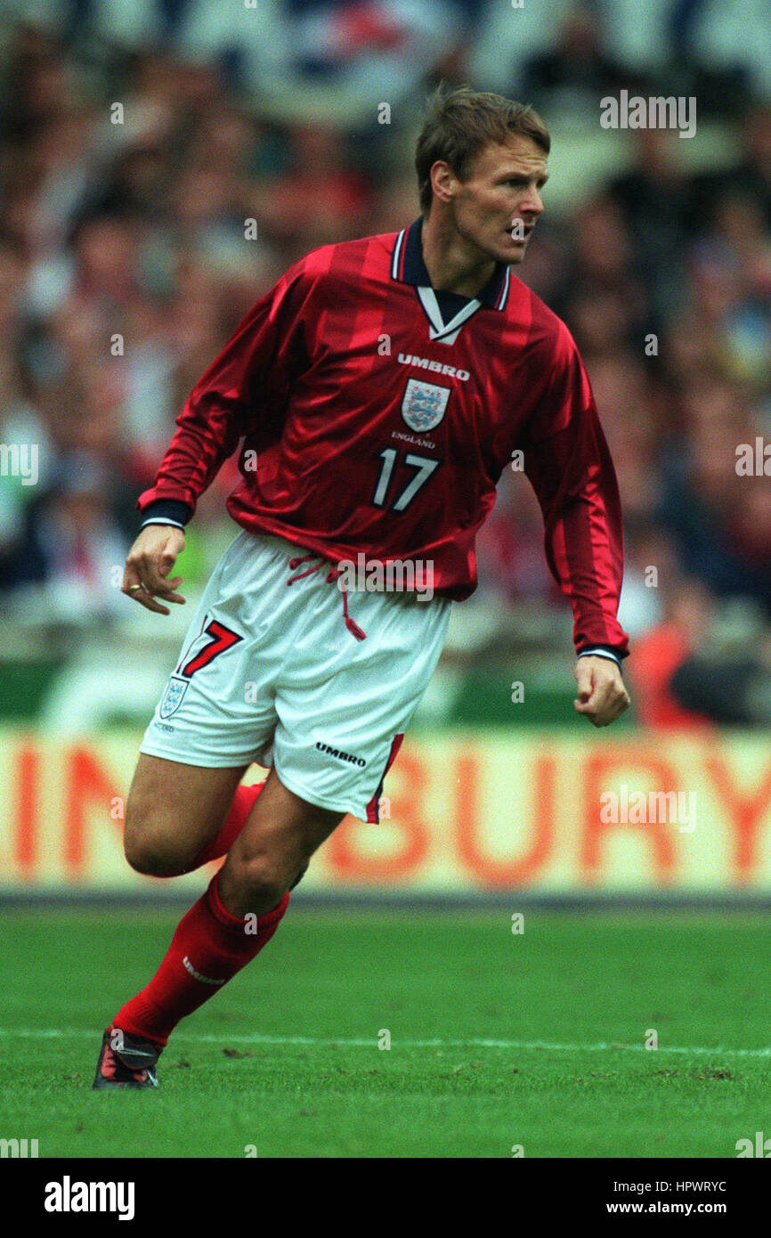 TEDDY SHERINGHAM ENGLAND & MANCHESTER UNITED FC 11 October 1998 Stock ...