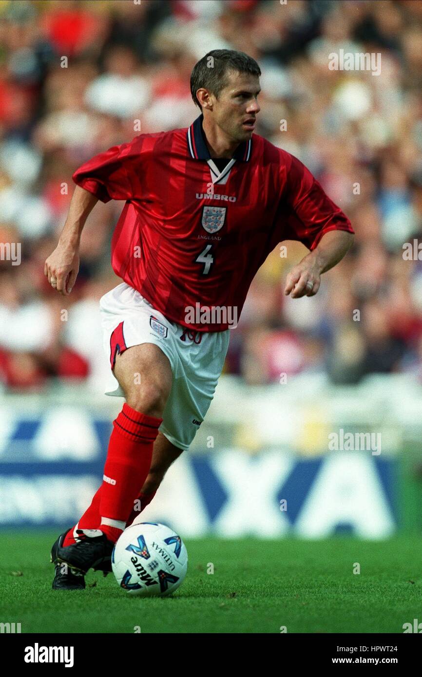 ROBERT LEE ENGLAND & NEWCASTLE UNITED FC 12 October 1998 Stock Photo ...