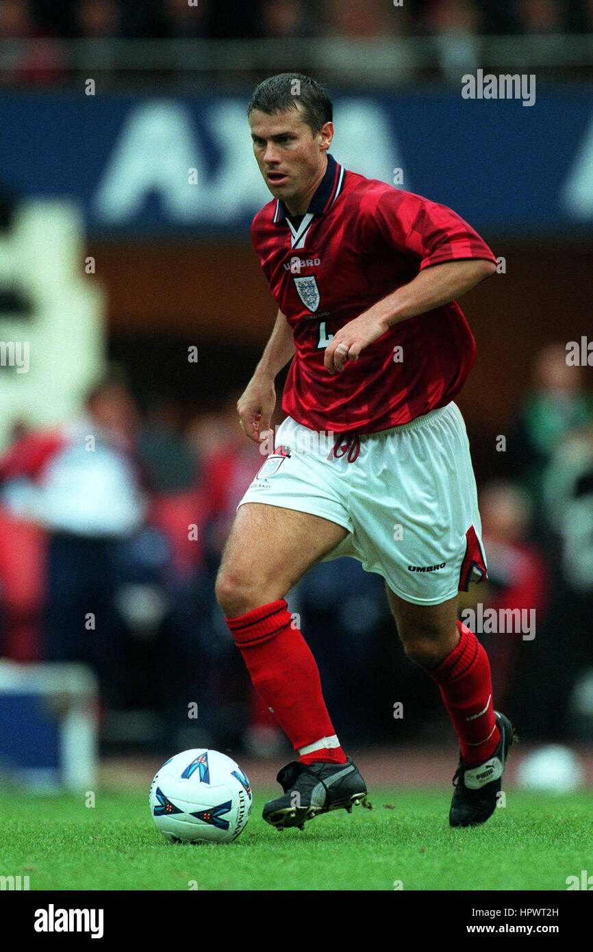 ROBERT LEE ENGLAND & NEWCASTLE UNITED FC 12 October 1998 Stock Photo ...