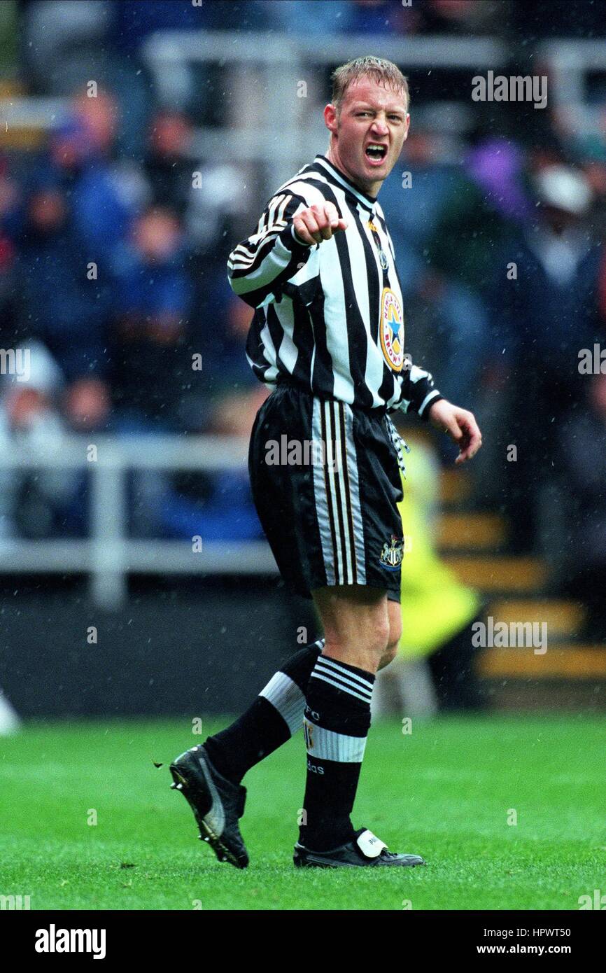 DAVID BATTY NEWCASTLE UNITED FC 17 October 1998 Stock Photo - Alamy