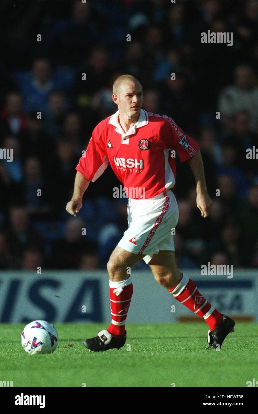 DANNY MILLS CHARLTON ATHLETIC FC 17 October 1998 Stock Photo - Alamy