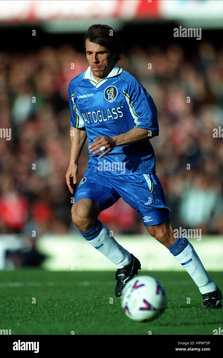 GIANFRANCO ZOLA CHELSEA FC 17 October 1998 Stock Photo - Alamy
