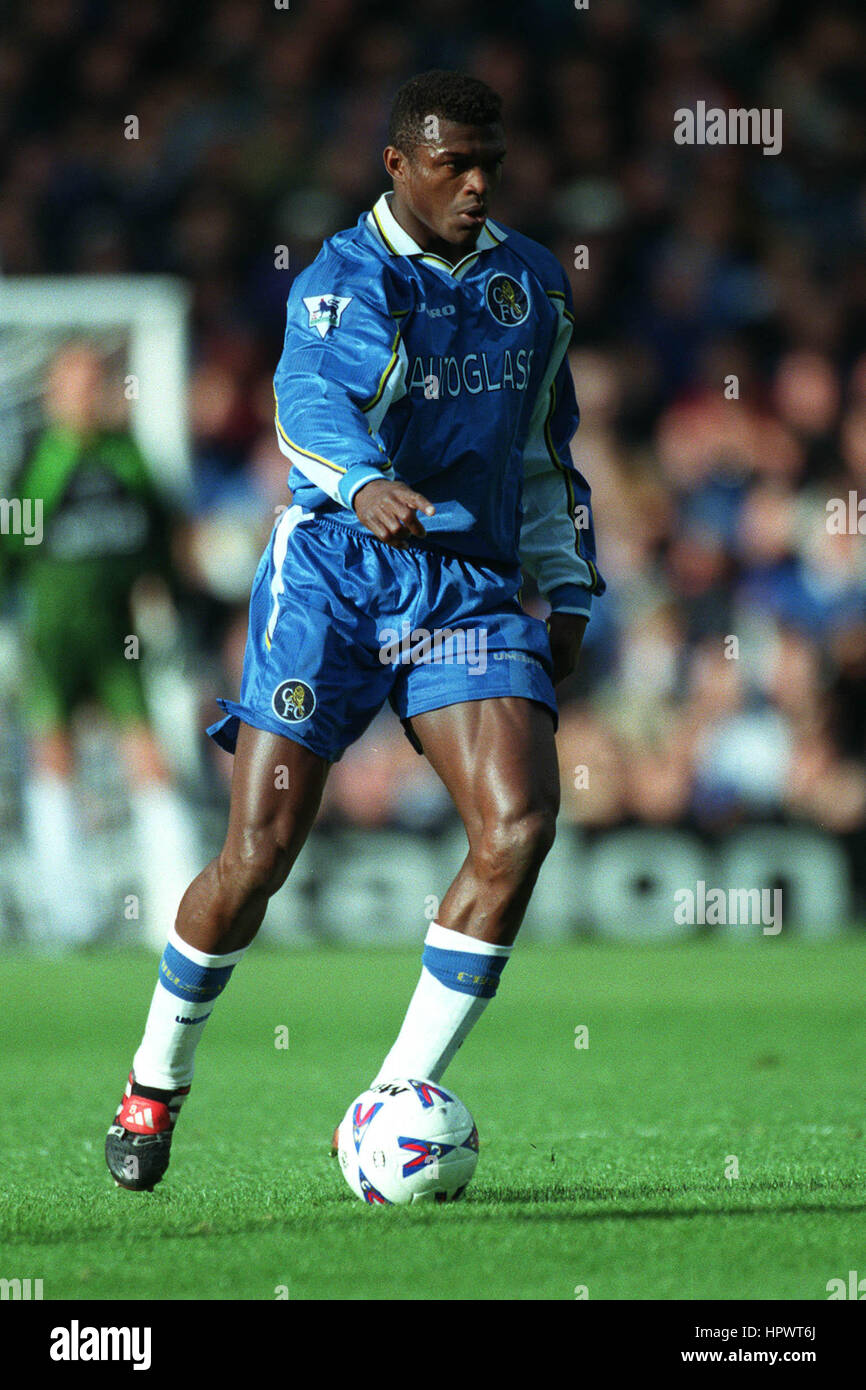 MARCEL DESAILLY CHELSEA FC 17 October 1998 Stock Photo - Alamy