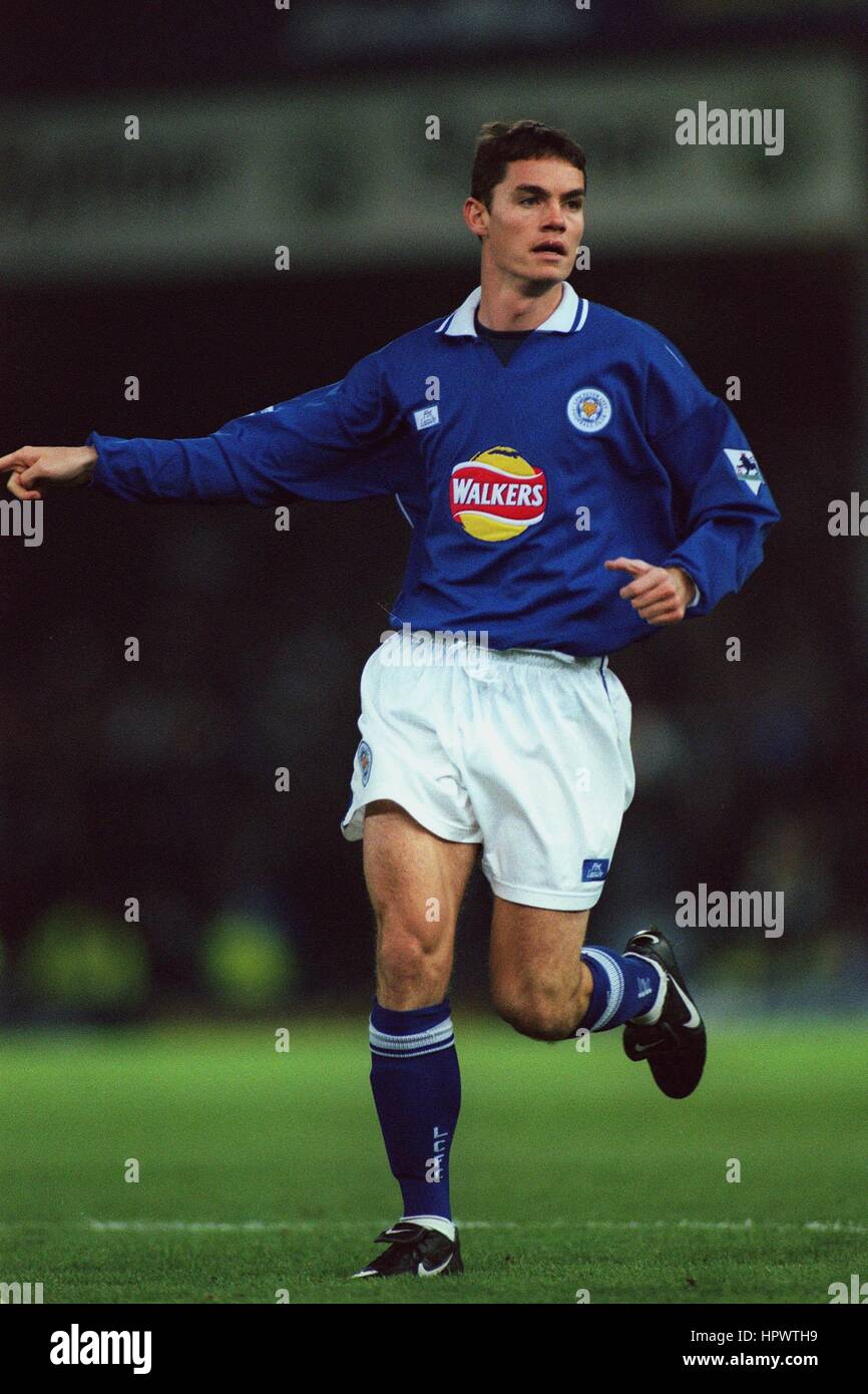 STUART CAMPBELL LEICESTER CITY FC 19 October 1998 Stock Photo - Alamy