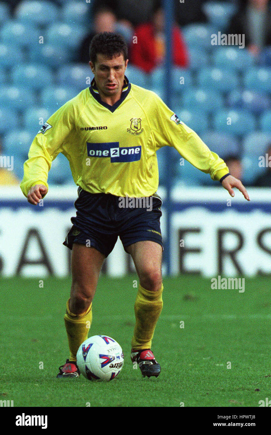 JOHN COLLINS EVERTON FC 24 October 1998 Stock Photo - Alamy