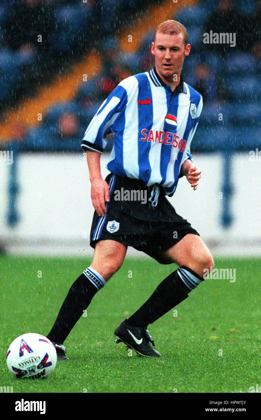 LEE BRISCOE SHEFFIELD WEDNESDAY FC 24 October 1998 Stock Photo - Alamy