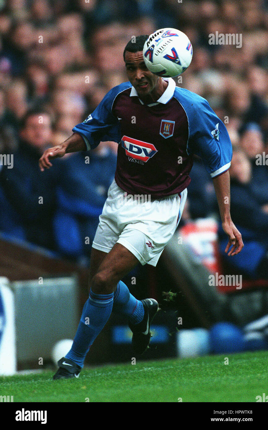 GARY CHARLES ASTON VILLA FC 24 October 1998 Stock Photo - Alamy